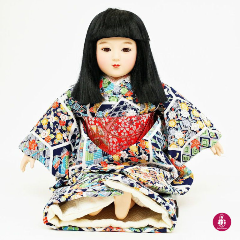 Japanese traditional Ichimatsu doll Sitting – Size 13 - Dolls Museum Shop